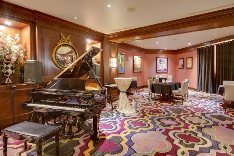 Party – Royal Prime Steakhouse